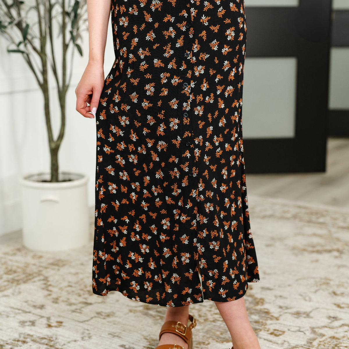 Crisp Kiss Midi Skirt in Rust, White and Black – Charming Charlie