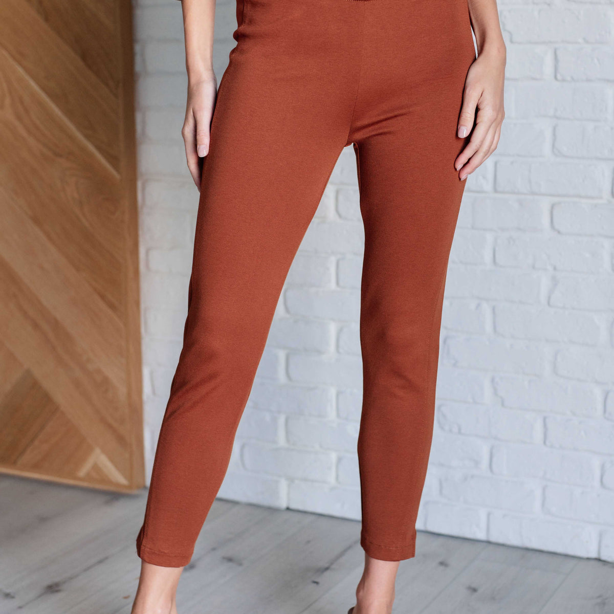 Magic Ankle Crop Skinny Pants in Rust – Charming Charlie