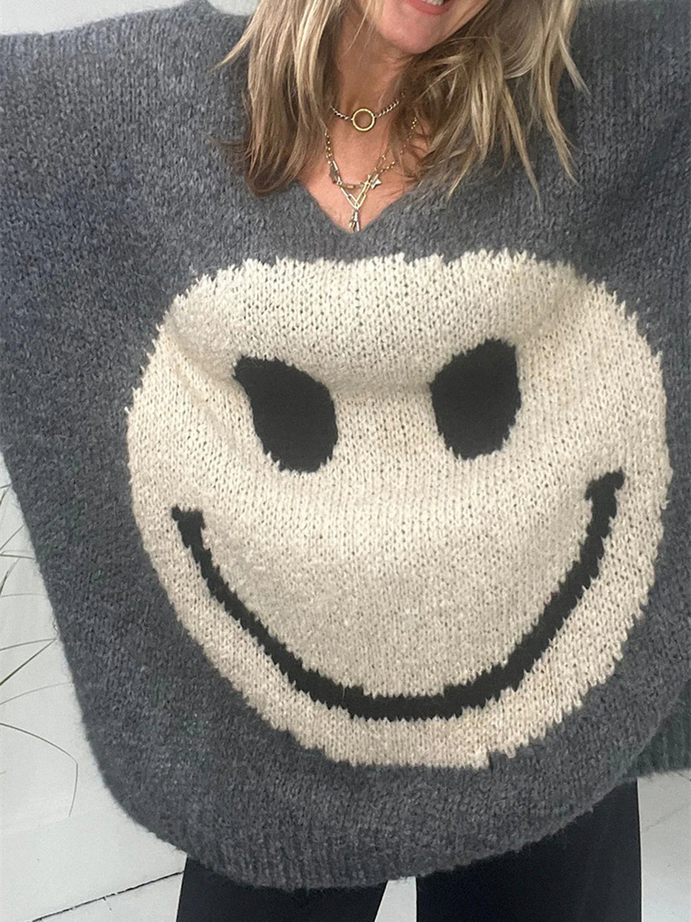 Smiling Face V-Neck Long Sleeve Sweater – Charming Charlie