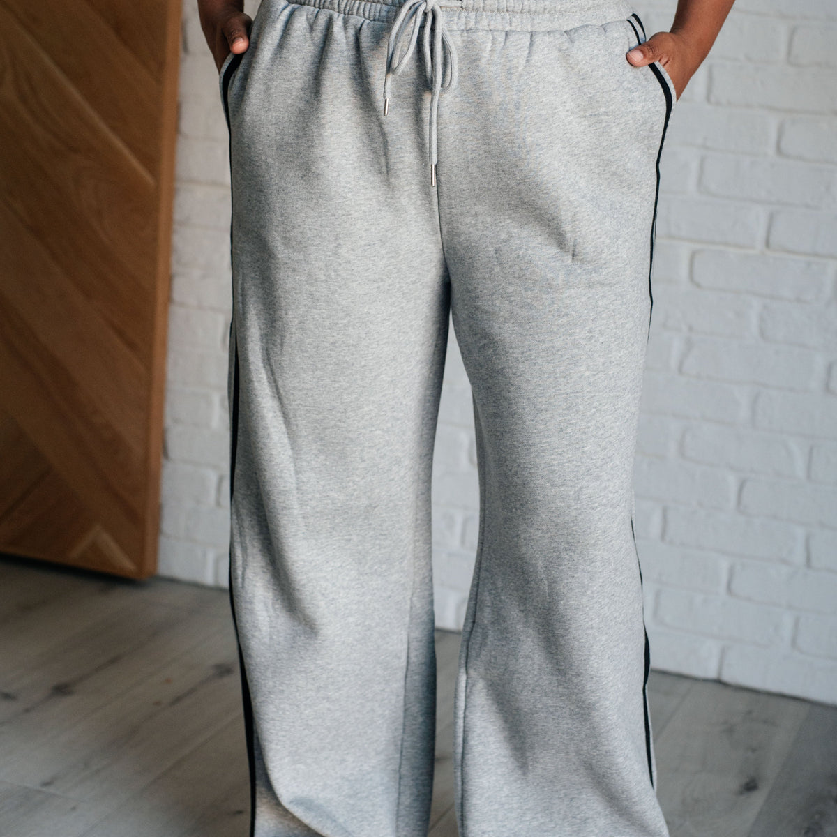 Don't Get Stuck Stripe Detail Sweatpants – Charming Charlie