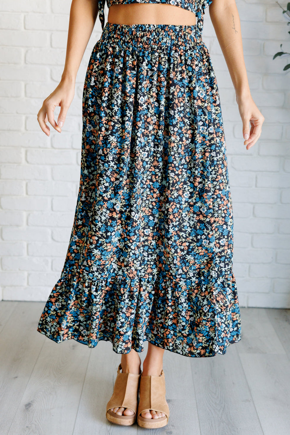 Flutter of Florals V-Neck Crop and Skirt Set – Charming Charlie