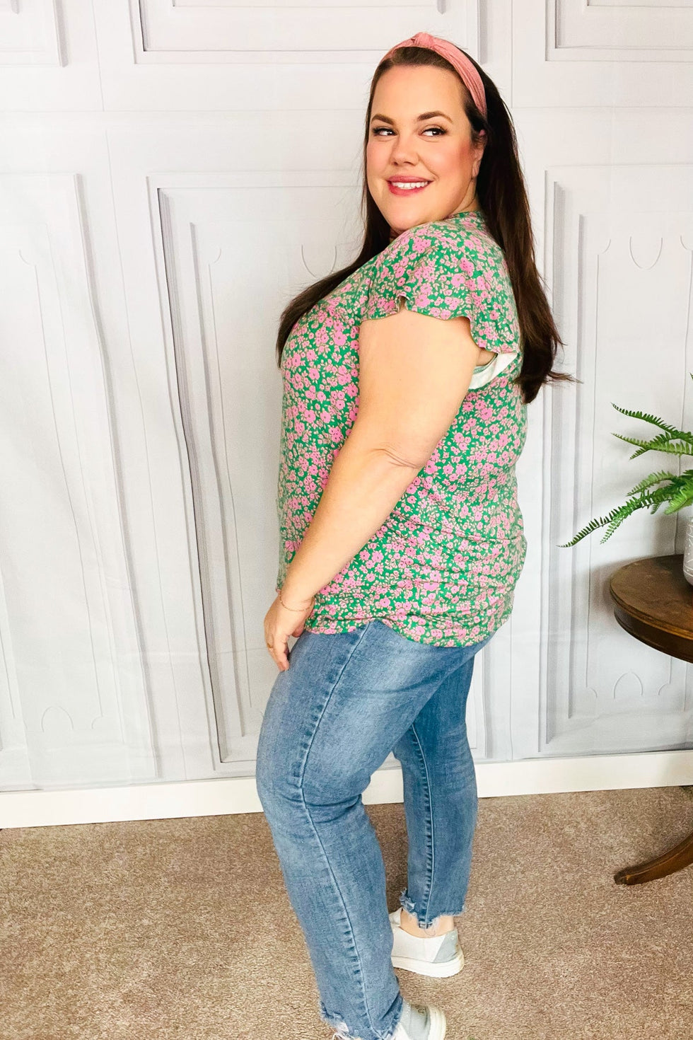 Dreamy Green & Pink Floral Yoke Ruffle Short Sleeve Top – Charming Charlie