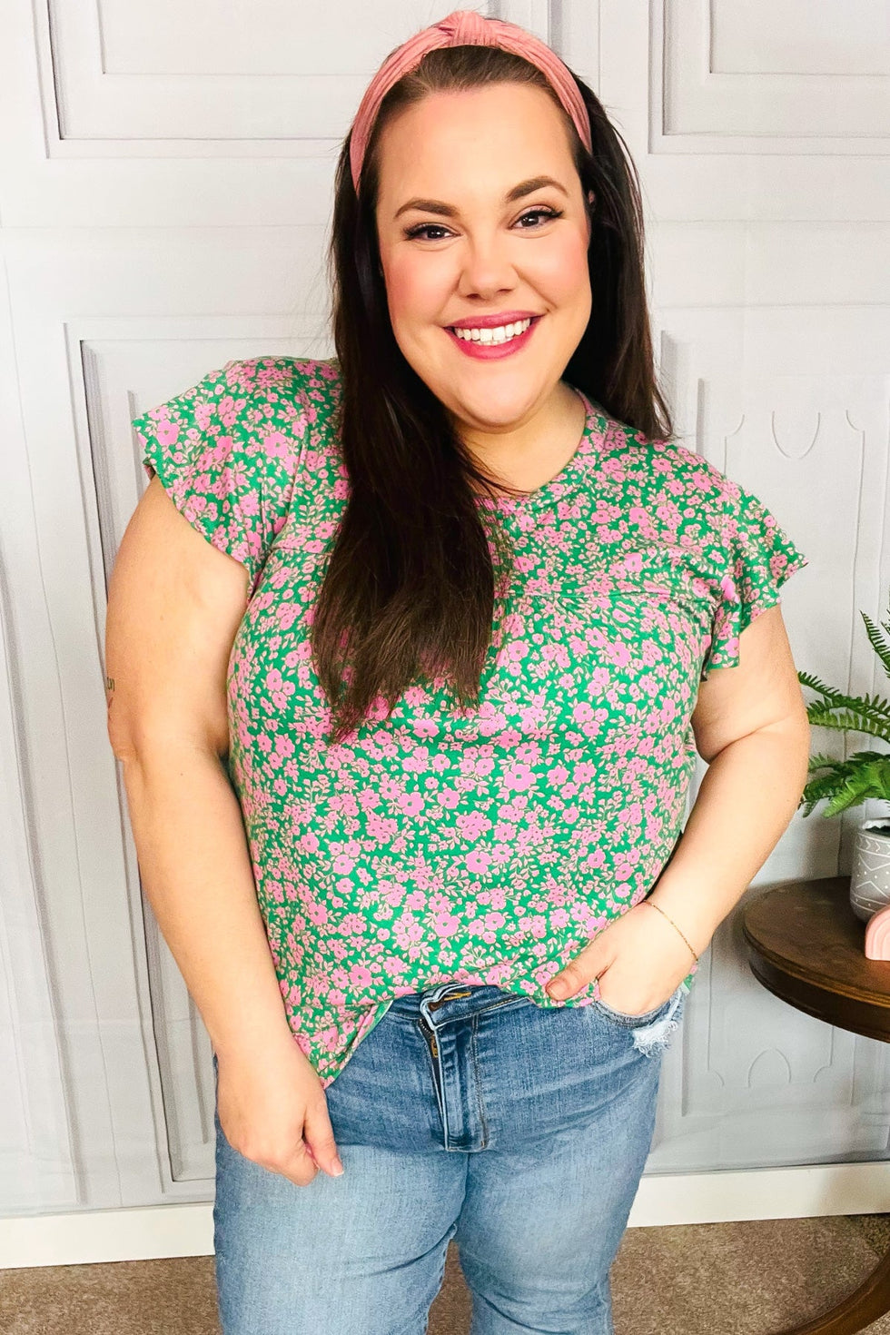Dreamy Green & Pink Floral Yoke Ruffle Short Sleeve Top – Charming Charlie