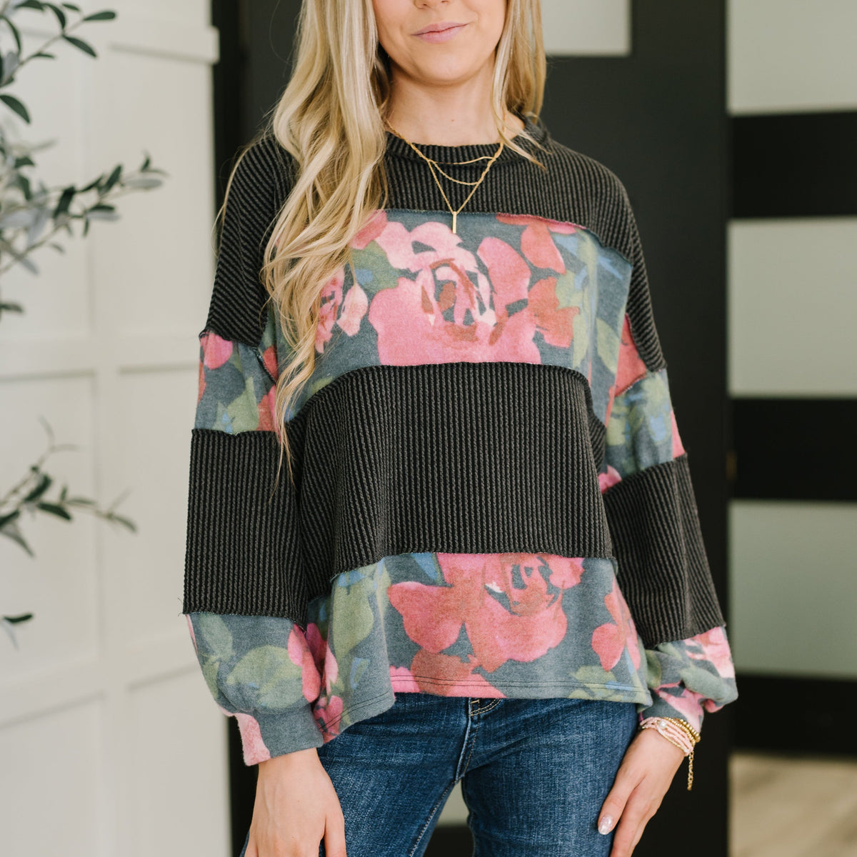 In the Spotlight Contrast Pullover – Charming Charlie