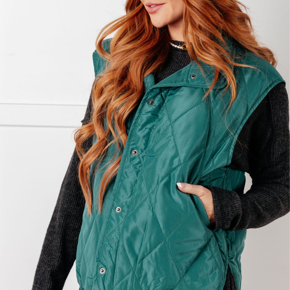 Layering Queen Quilted Puffer Vest in Hunter Green – Charming Charlie
