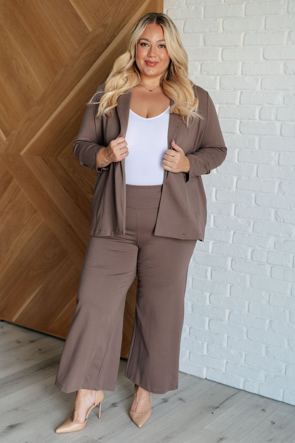 Magic Wide Leg Crop Pants in Dark Mocha – Charming Charlie