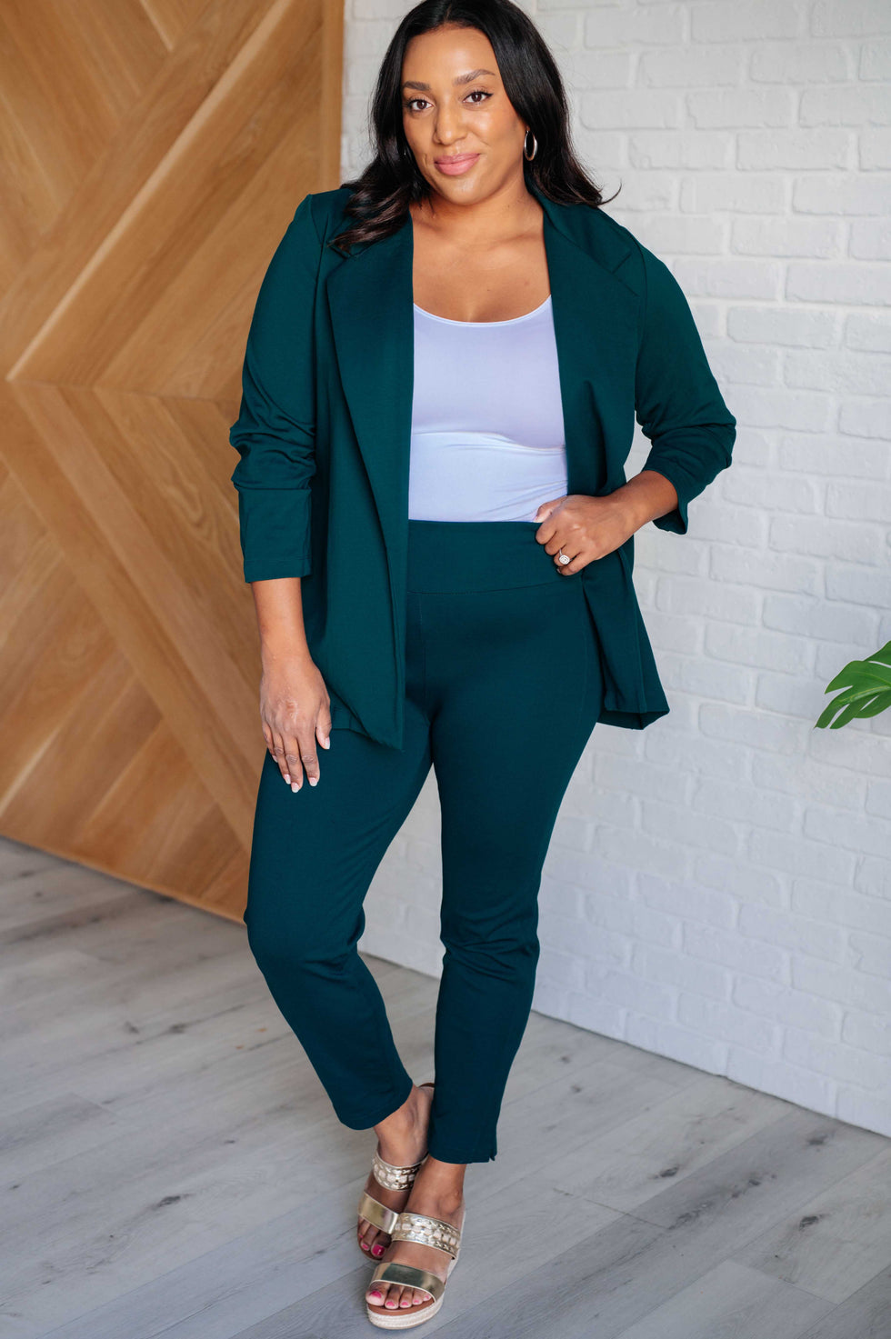 Magic Ankle Crop Skinny Pants in Hunter Green – Charming Charlie