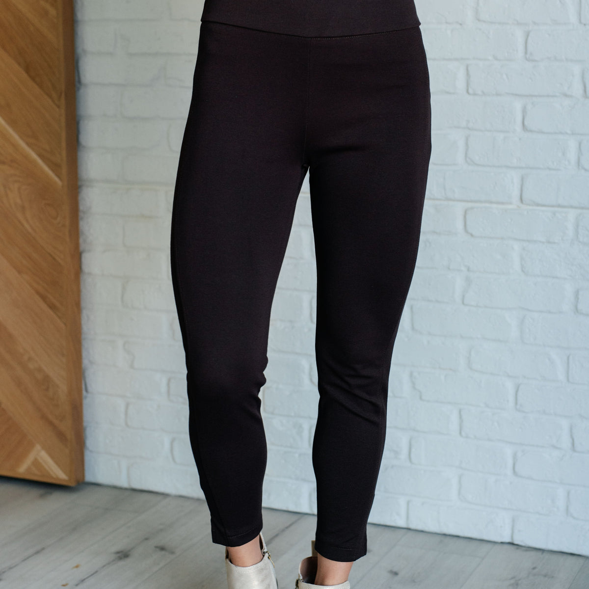 Magic Ankle Crop Skinny Pants in Chocolate – Charming Charlie