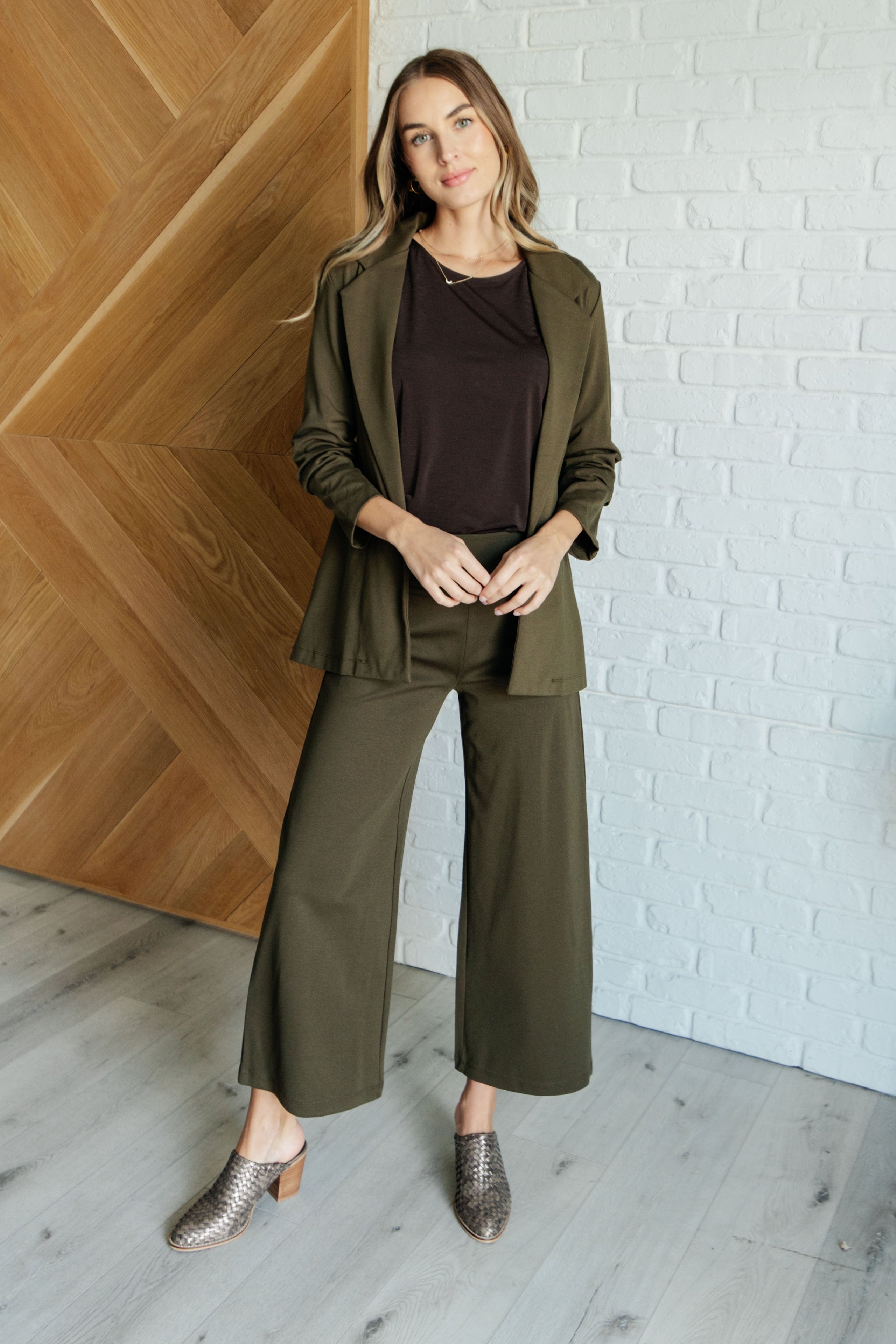 Magic Wide Leg Crop Pants in Olive – Charming Charlie