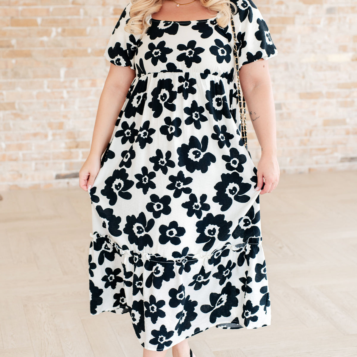 The Hot Topic Square Neck Floral Dress – Charming Charlie