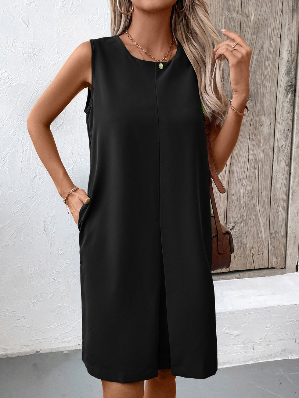 Pocketed Round Neck Sleeveless Mini Dress – Charming Charlie