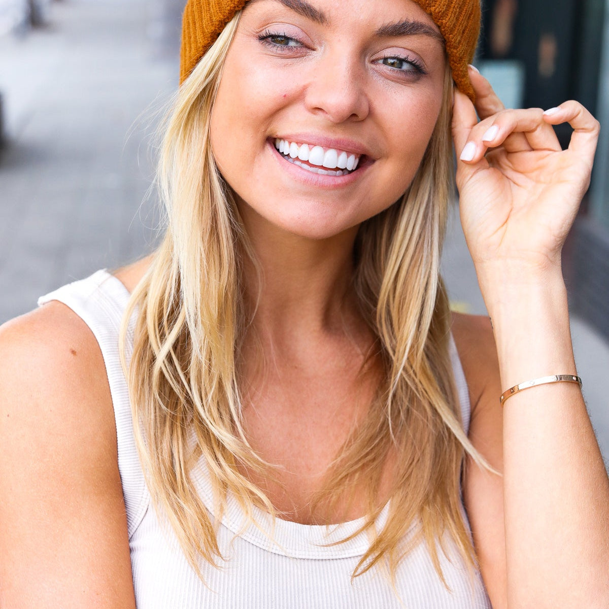Camel Cable Knit Beanie – Charming Charlie