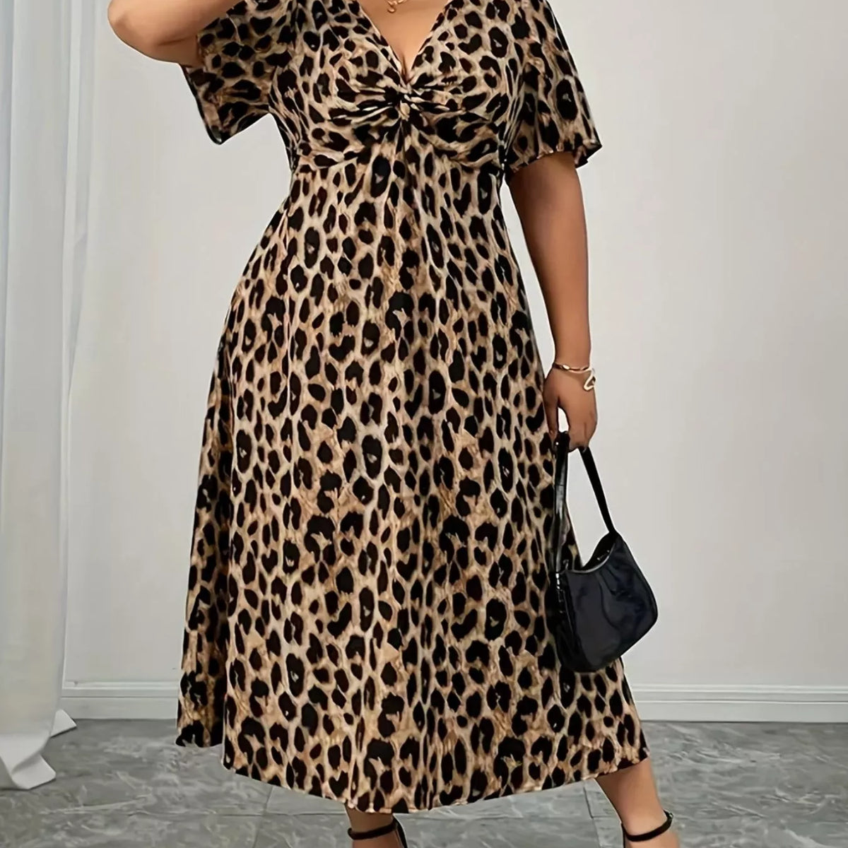 Plus Size Twisted Front Leopard Short Sleeve Dress – Charming Charlie