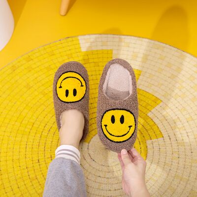 Melody Smiley Face Slippers – Charming Charlie